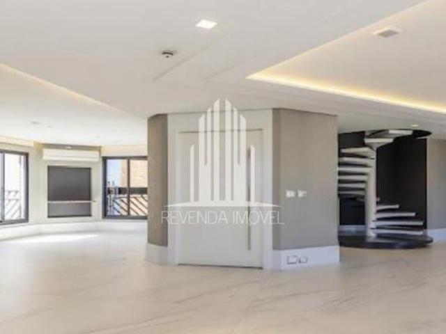 Apartamento Espaçoso e Luxuoso à Venda no Coração de Campo Belo, São Paulo 4 Quartos, 2 Suítes, 3