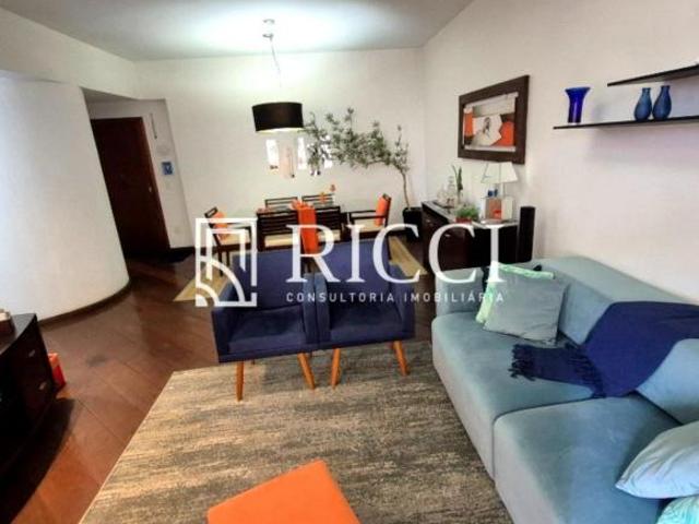 Apartamento espaçoso no Embaré, 3 quartos sendo 1 suíte