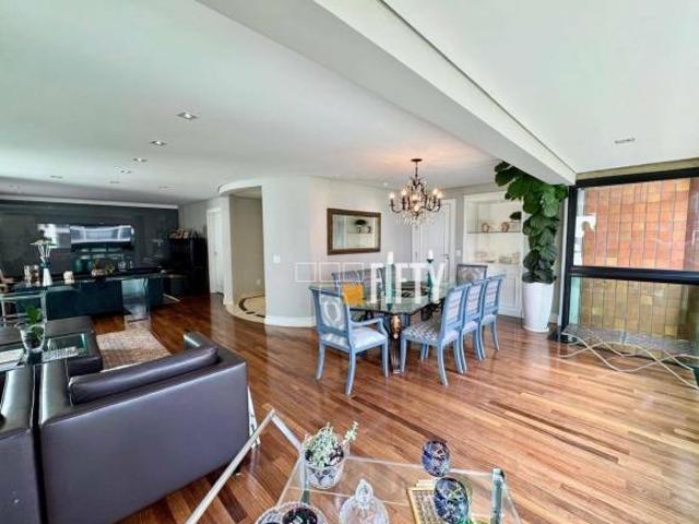 APARTAMENTO ESPETACULAR NA RUA LEOPOLDO COUTO DE MAGALHÃES