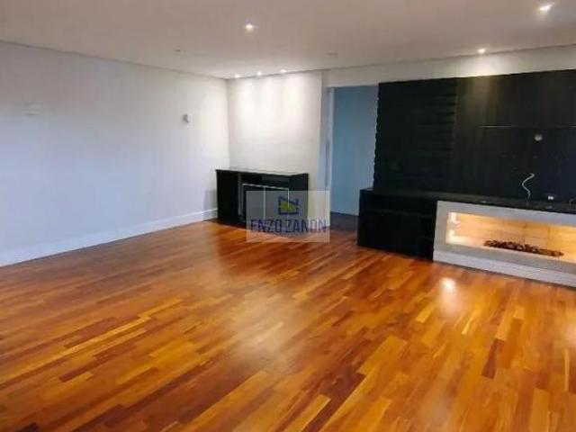Apartamento excelente estado de conservação, 3 vagas de garagem e depósito, 2 suítes móveis planeja