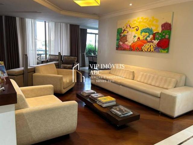 Apartamento Exclusivo 248m² com Hall Privativo e Vista Nobre na Vila Gilda