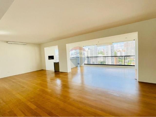 Apartamento Exclusivo com Vista Única no Maison Elizabeth