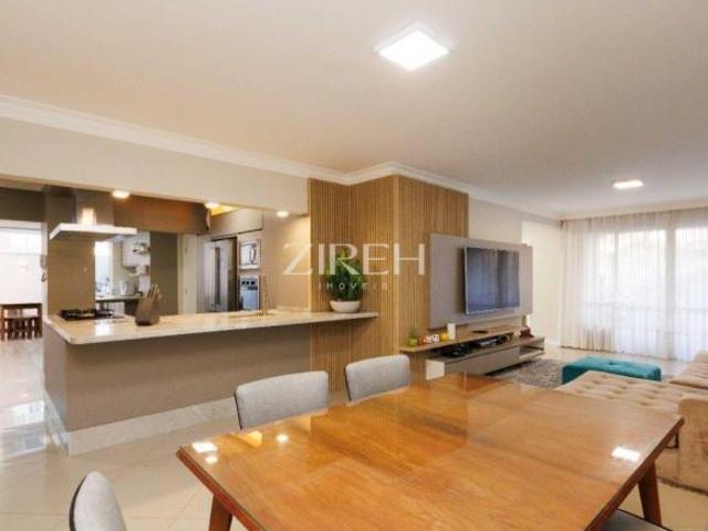 Apartamento Exclusivo com 253 m² no Bigorrilho | 4 Quartos, 2 Suítes, Lareira e Apenas 1 por Andar
