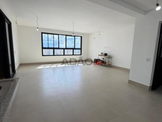 Apartamento exclusivo, com 3 suítes plenas, andar alto, varanda nascente com vista privilegiada no A
