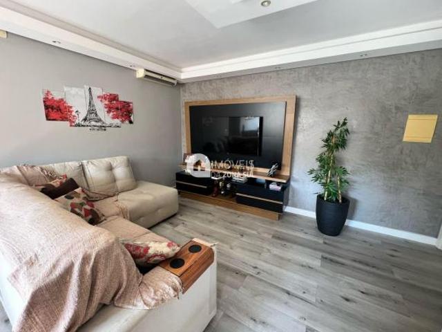 Apartamento exclusivo de 3 dormitório no Bairro Guarujá em Porto Alegre