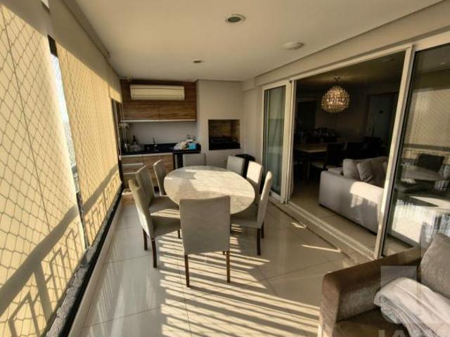 Apartamento Exclusivo de 168m² com Vista Permanente para a Serra da Cantareira | Barra Funda