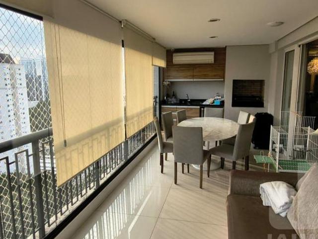 Apartamento Exclusivo de 168m² com Vista Permanente para a Serra da Cantareira | Barra Funda