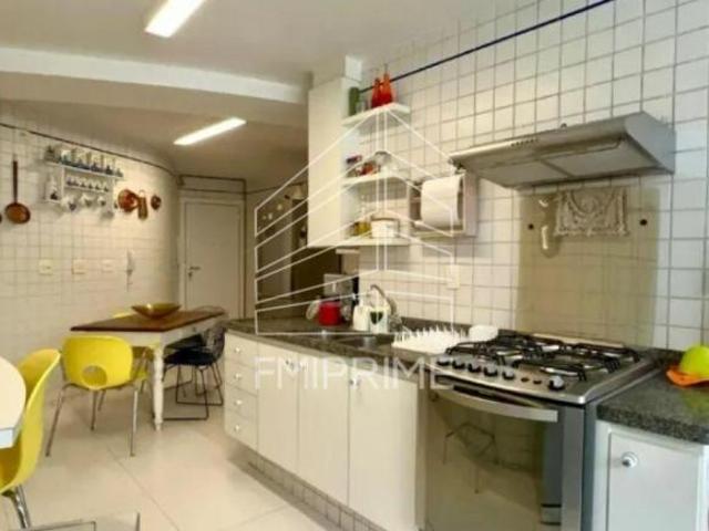 Apartamento exclusivo de 178m² à venda no Condomínio Morada das Torres do Sol