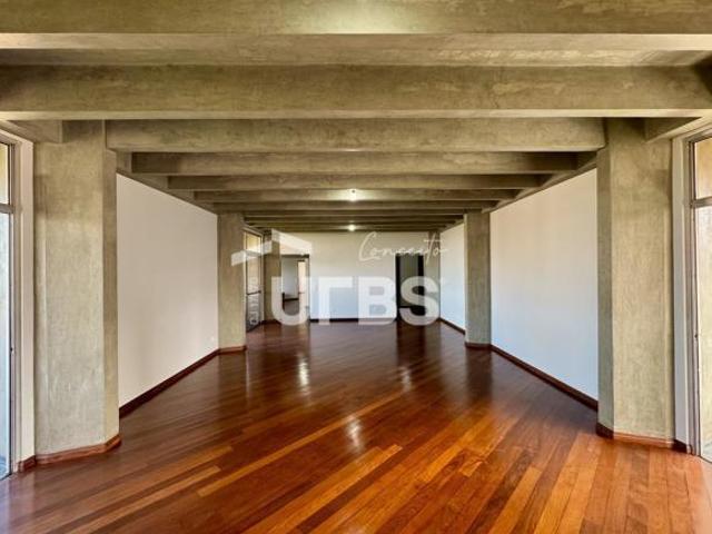 APARTAMENTO EXCLUSIVO DE 405 M² COM VISTA PERMANENTE PARA O LAGO DAS ROSAS