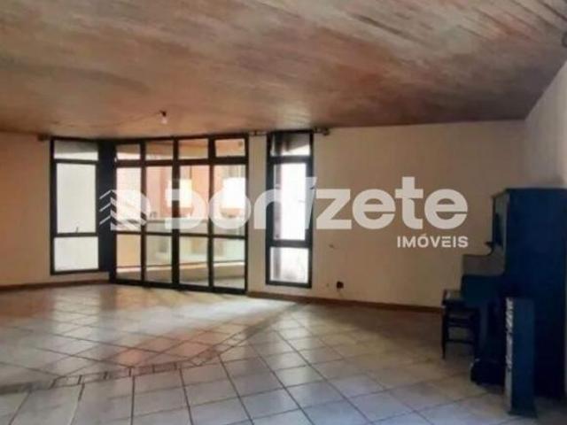Apartamento Exclusivo de 4 Quartos em Santo André Jardim – 320 m², 3 Vagas, 2 Suítes