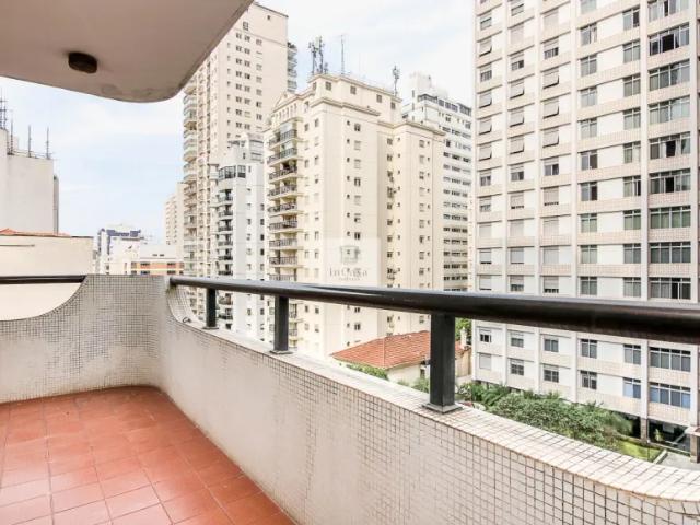 Apartamento Exclusivo de 4 Suítes com 4 Vagas em Santa Cecília
