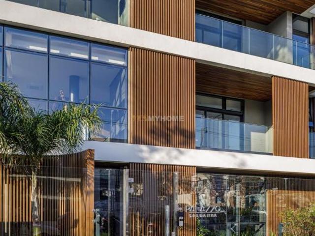 Apartamento exclusivo no Batel com 2 suítes, 125m2