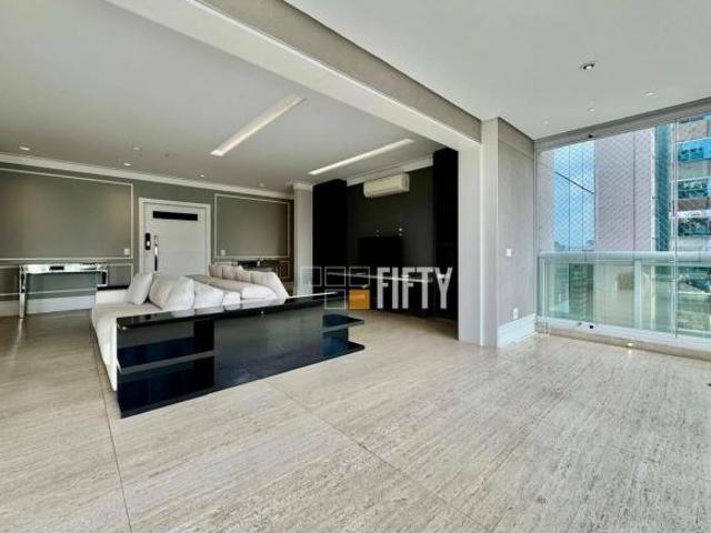 Apartamento Fantástico a venda na melhor localização do Itaim Bibi