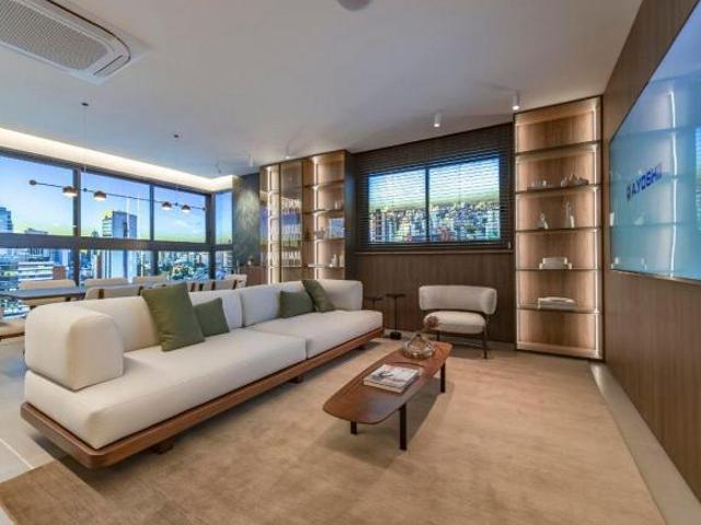 Apartamento face norte no 4º andar no Summit Batel A.Yoshi