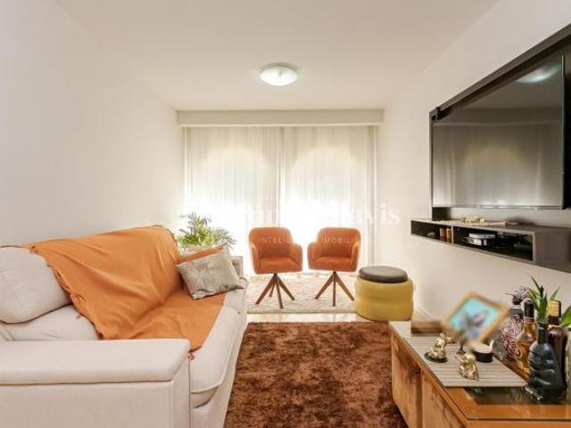 Apartamento face norte à venda no coração do Bigorrilho