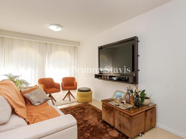 Apartamento face norte à venda no coração do Bigorrilho