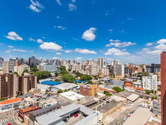 Apartamento face Norte com 4 dormitórios no Batel