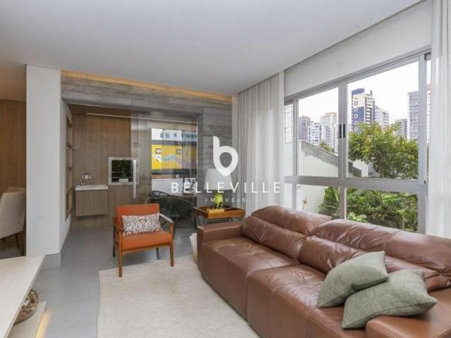 Apartamento face norte, totalmente reformado e na