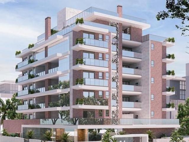 Apartamento faixa mar alto padrão Caiobá