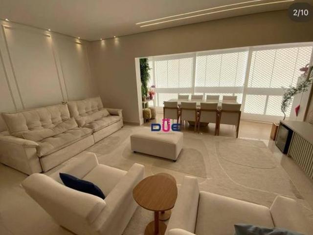 Apartamento finamente decorado, 3 suítes, 2 vagas demarcadas, na Vila Rica, Santos