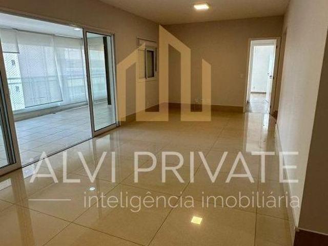 Apartamento finamente decorado de 145m² na Barra Funda
