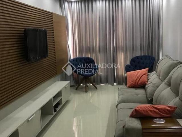 apartamento finamente decorado, semi mobiliado, andar alto, com 3 dormitórios sendo um suíte