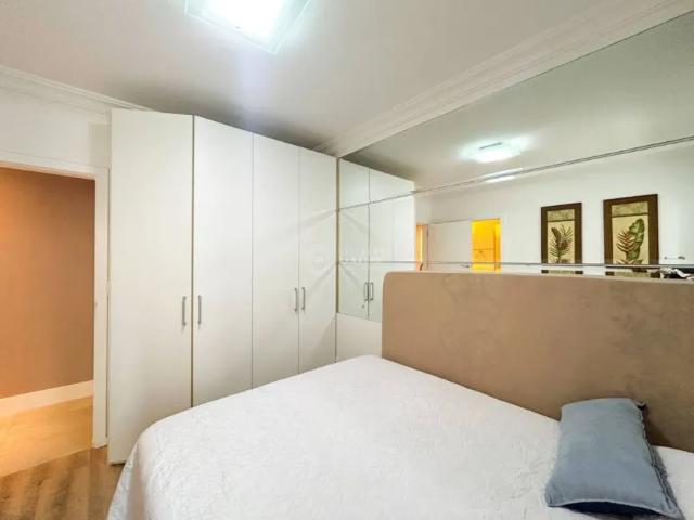 Apartamento finamente mobiliado e reformado com 124m², 2 suítes, amplo closet e 3 vagas de garagem p