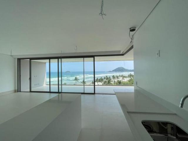 Apartamento frontal a o mar no modulo 03 na linda Riviera de São Lourenço