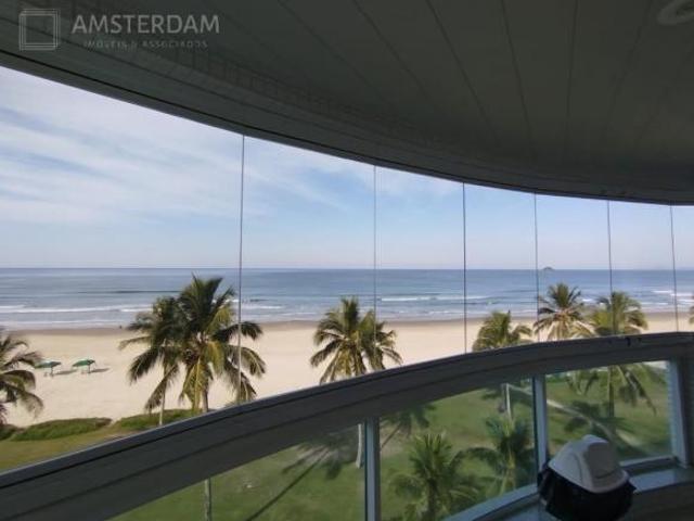 Apartamento frontal ao Mar, à venda no M7 Riviera, 5 suítes, 3 vagas, 270m² de área útil!