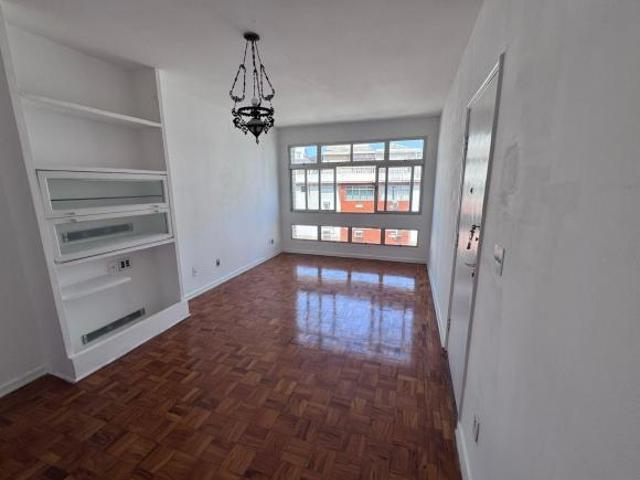 APARTAMENTO FRENTE 2 DORMITORIOS 1 SUITE 1 VAGA DEPENDENCIA APARECIDA
