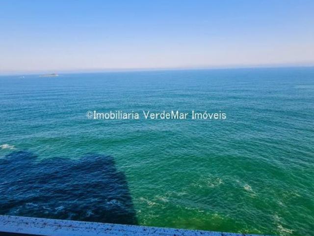 Apartamento FRENTE AO MAR na praia das Pitangueiras em Guarujá