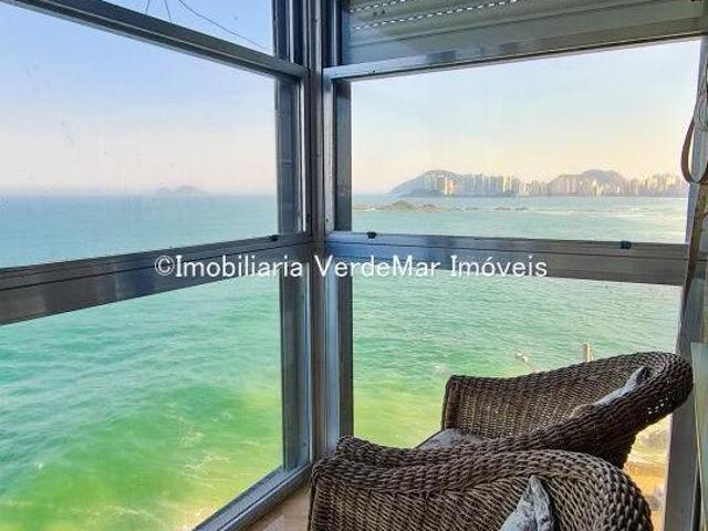Apartamento FRENTE AO MAR na praia das Pitangueiras em Guarujá