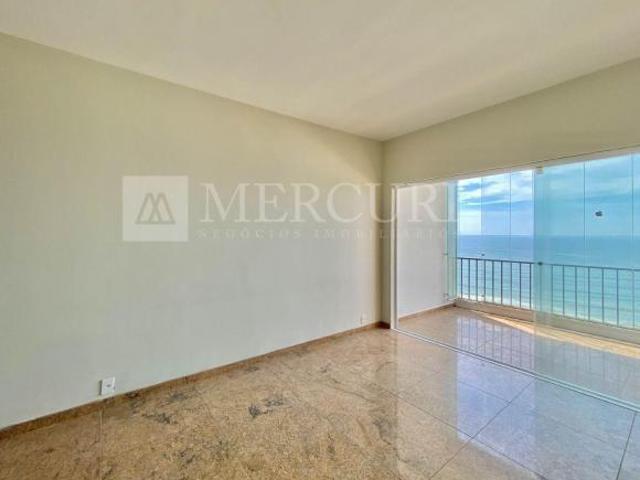 Apartamento frente ao mar à venda na Praia da Pitangueiras em Guarujá