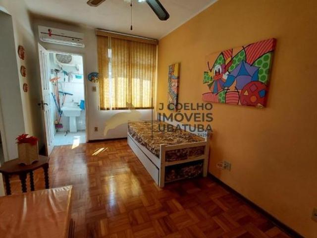 Apartamento frente ao mar com 2 dormitorios no Centro de Ubatuba