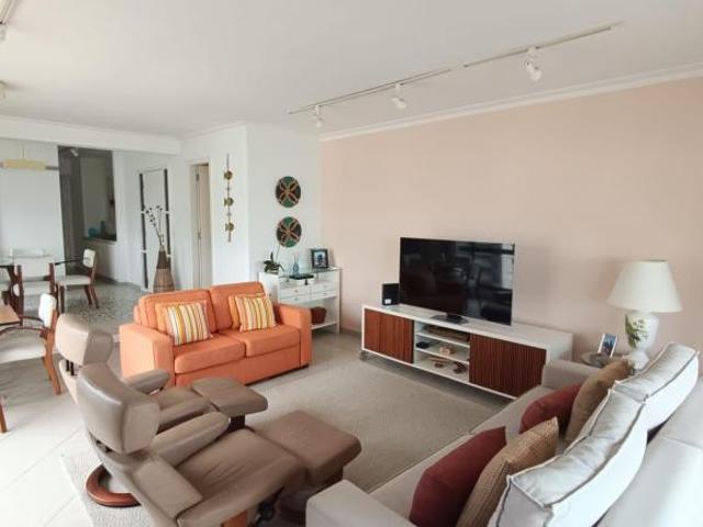 Apartamento frente ao mar todo reformado