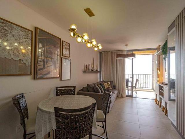 Apartamento frente mar mobiliado