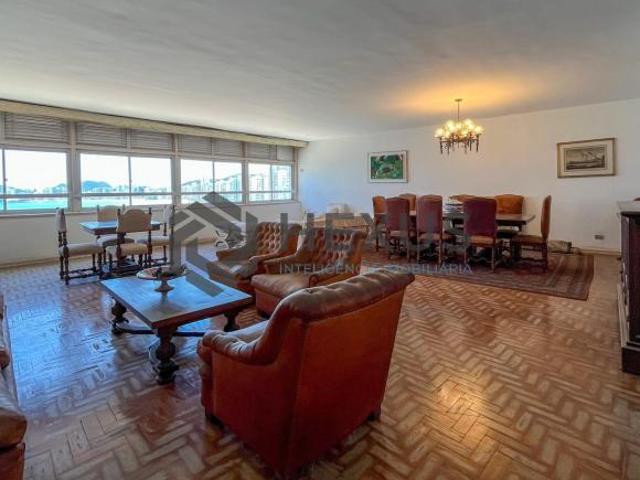 Apartamento frente mar na Praia das Pitangueiras, Guaruja