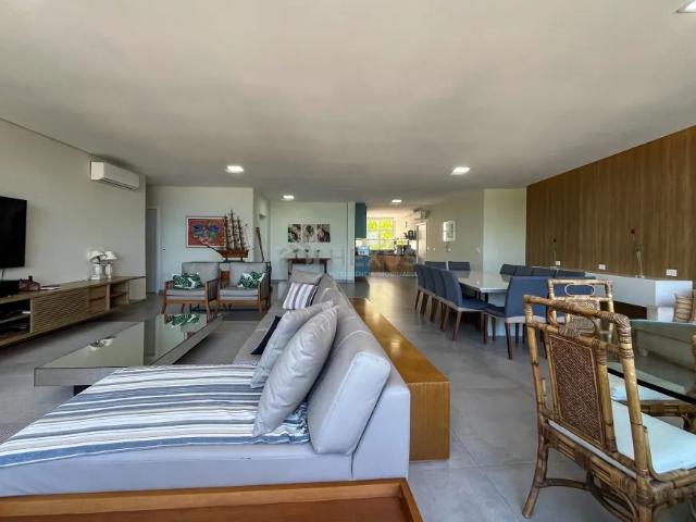 Apartamento frente mar na Praia das Pitangueiras, Guaruja
