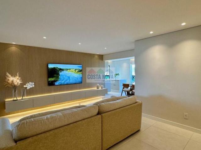 Apartamento Frente Mar no Canto do Forte com Porteira Fechada e Alto Padrão