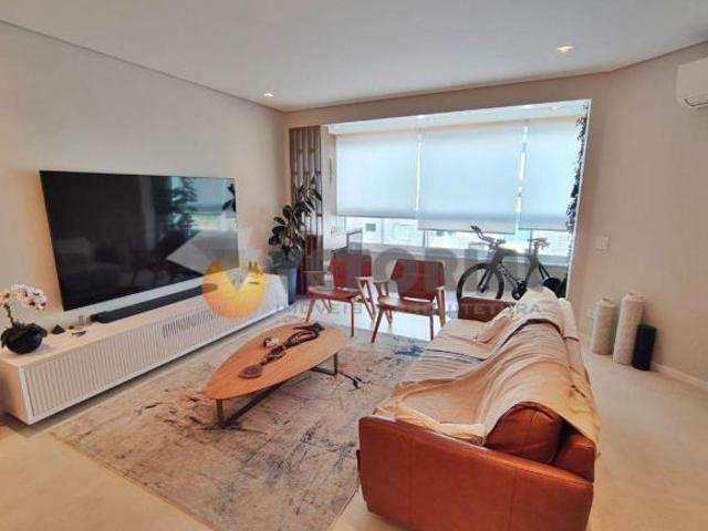 Apartamento frente mar à venda com 2 dormitórios no Indaiá em Caraguatatuba SP