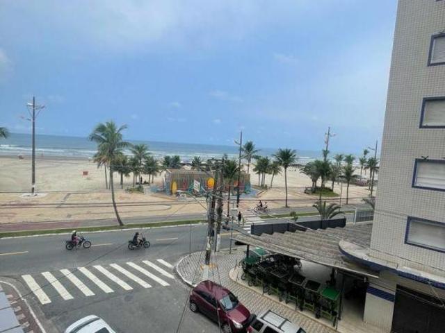 Apartamento frente mar a venda na Ocian 2 dormitórios apenas R$299 mil