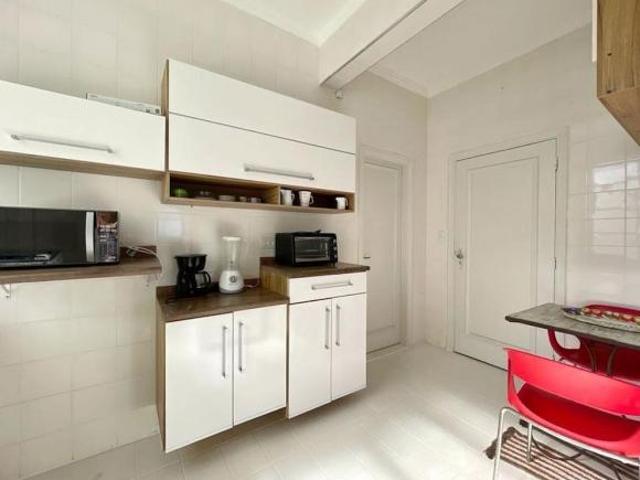 Apartamento Frente Mar com 4 Quartos para Venda ou Locação em Pitangueiras – Guarujá/SP