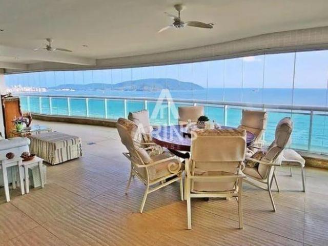 Apartamento Frente Mar com 4 Suítes e 5 Vagas no Gonzaga – 475 m²
