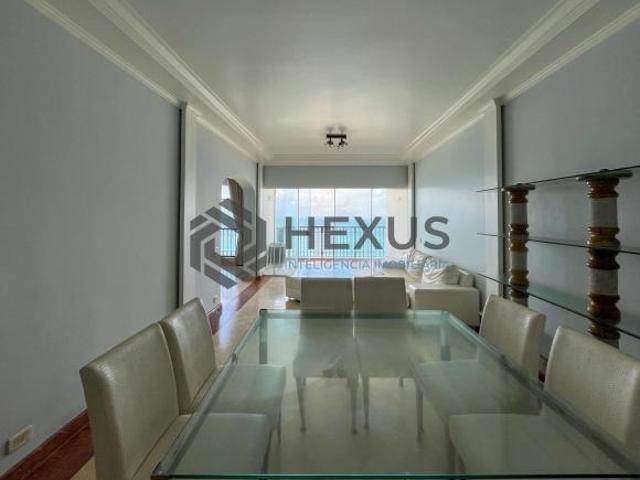 Apartamento frente mar com varanda na Praia das Pitangueiras, Guaruja