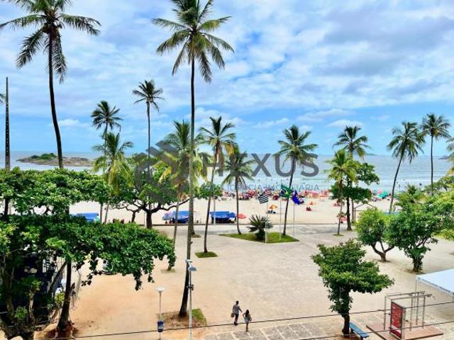 Apartamento frente mar com varanda na Praia das Pitangueiras, Guaruja