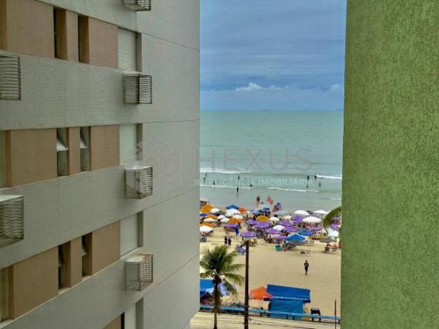 Apartamento frente mar com varanda na Praia das Pitangueiras, Guaruja