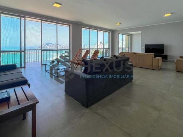 Apartamento frente mar com varanda na Praia das Pitangueiras, Guaruja