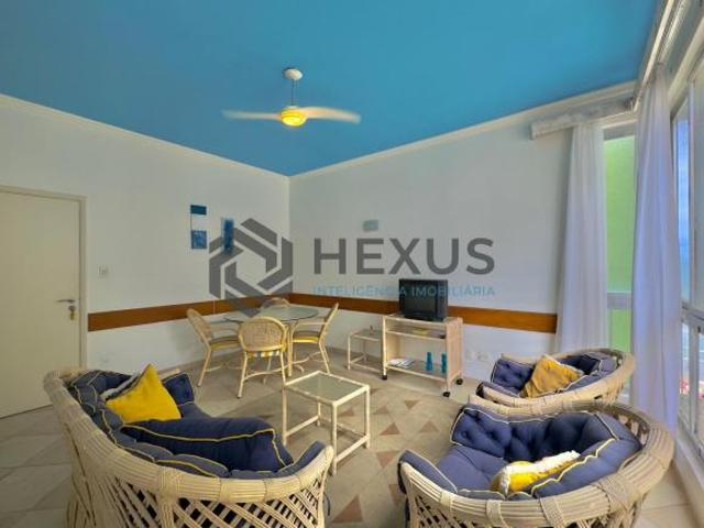 Apartamento frente mar com varanda na Praia das Pitangueiras, Guaruja