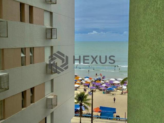 Apartamento frente mar com varanda na Praia das Pitangueiras, Guaruja