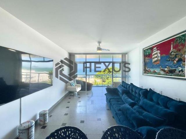 Apartamento frente mar com varanda e vista mar na Praia das Pitangueira, Guaruja